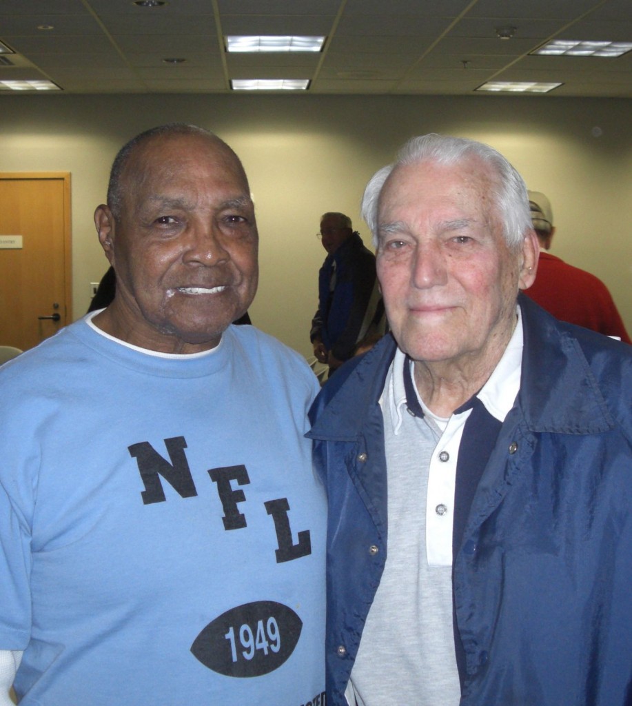 Popular football star lights up fans with memoirs and anecdotes ...